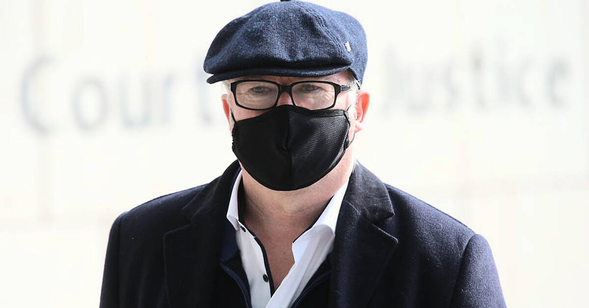Former Michael Lynn legal executive often forged his signature, court hears Former Michael Lynn legal executive often forged his signature, court hears