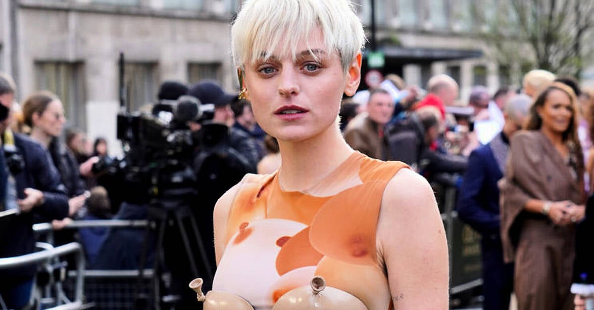 Emma Corrin Reflects On Gender Fluidity And Their Non Binary Identity