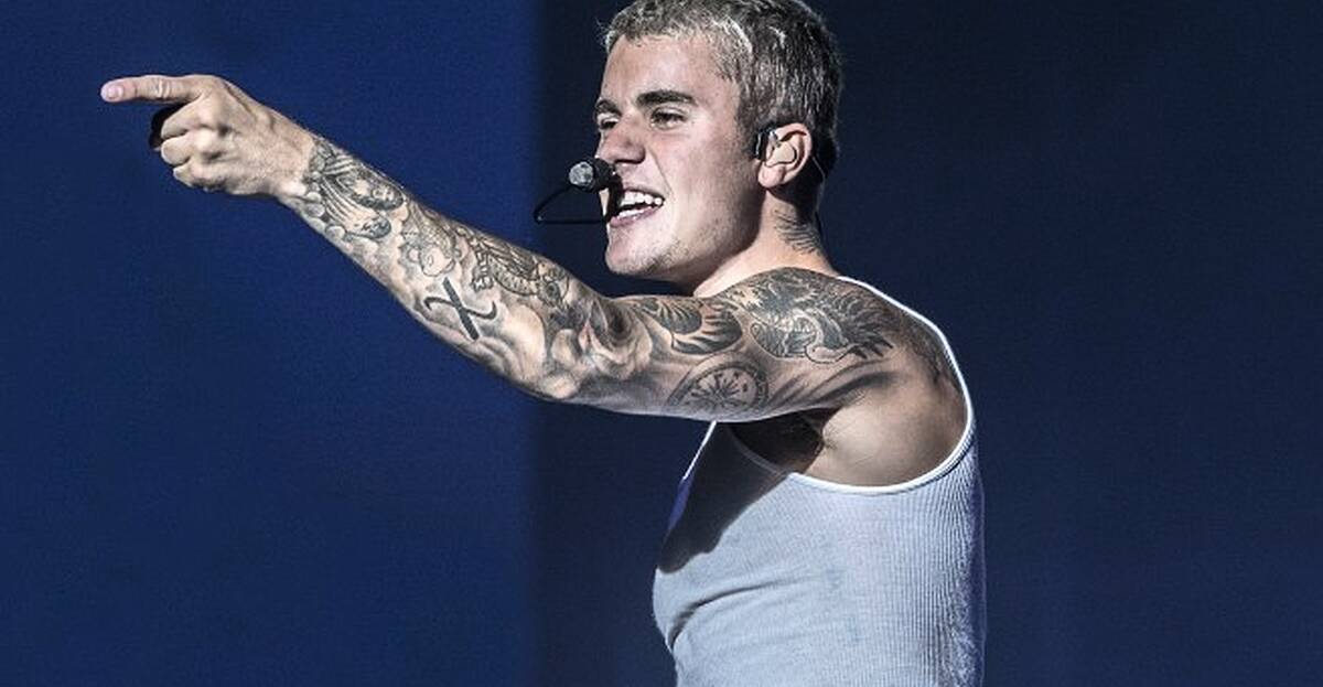 Justin Bieber Reportedly Involved In Car Collision - Photographer ... Justin Bieber Reportedly Involved In Car Collision - Photographer ...