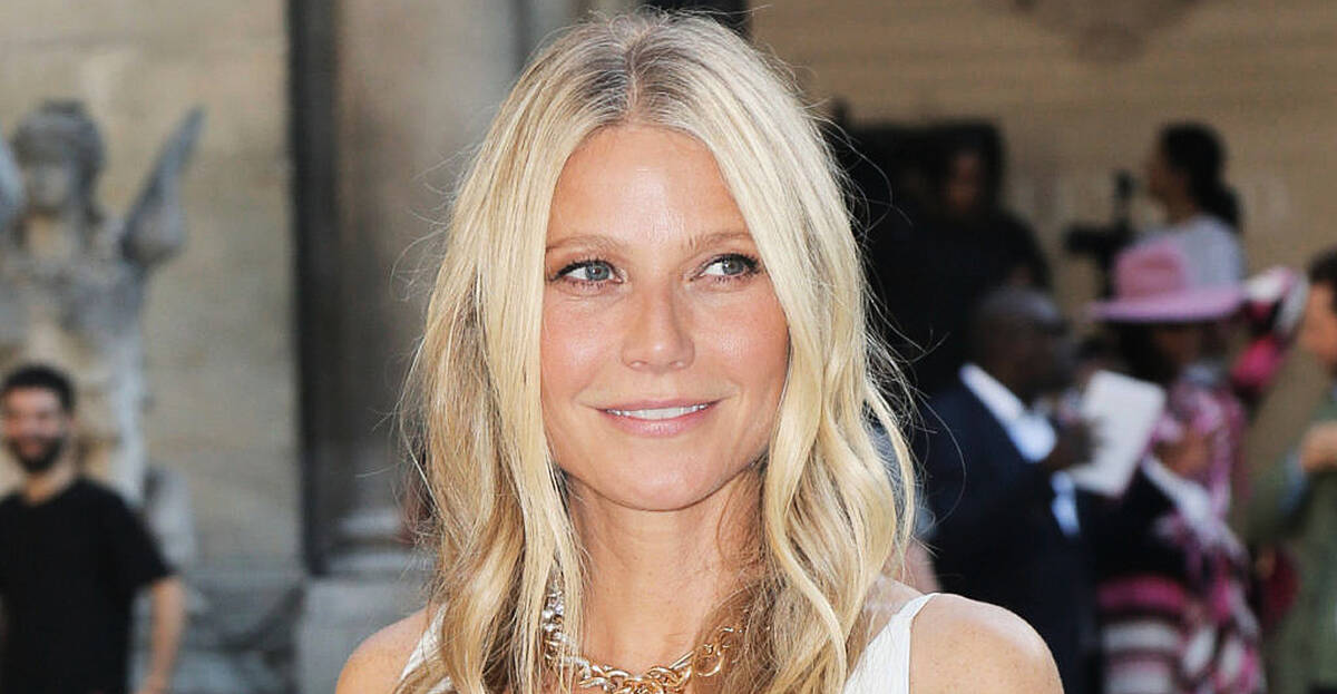 Gwyneth Paltrows Daughter Hilariously Reacts After She Shares Nude