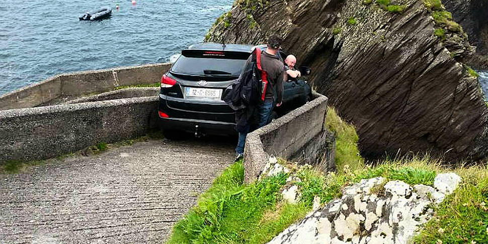 A Jeep Got Stuck On A Pedestrian Pier In Kerry! A Jeep Got Stuck On A Pedestrian Pier In Kerry!